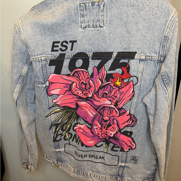 Zara | Jackets & Coats | Zara Graffiti Print Denim Jacket | Poshmark